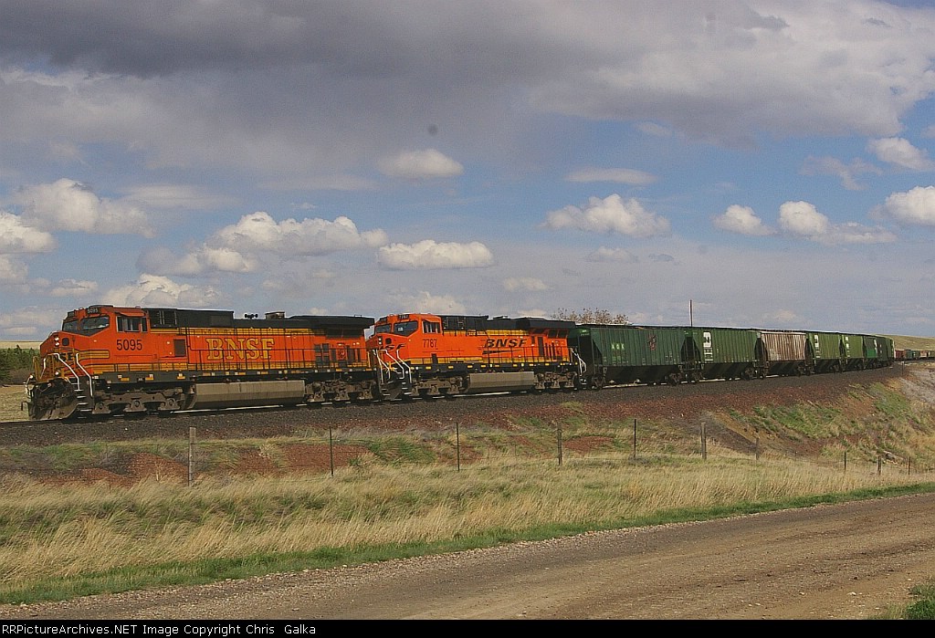 BNSF 5095W west of not